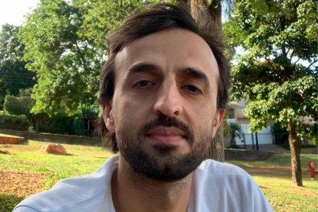 A 14 mil km de casa, afegão Mohammad Zahiri encontra no trabalho na ...